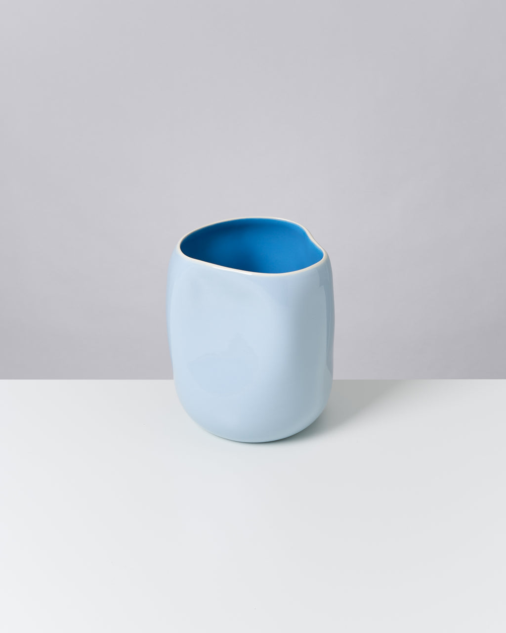 João Vase L hellblau blau – Motel a Miio